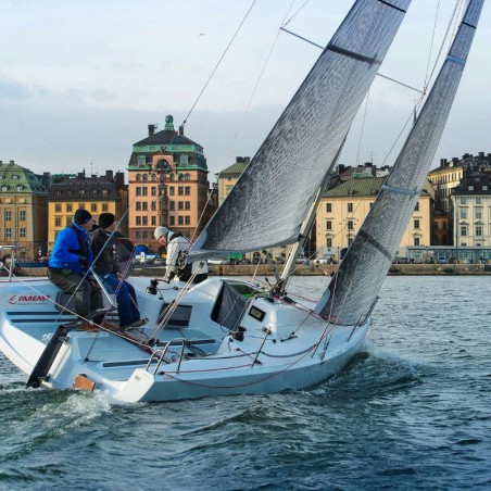 Velero Fareast 28R - Windmade.cl